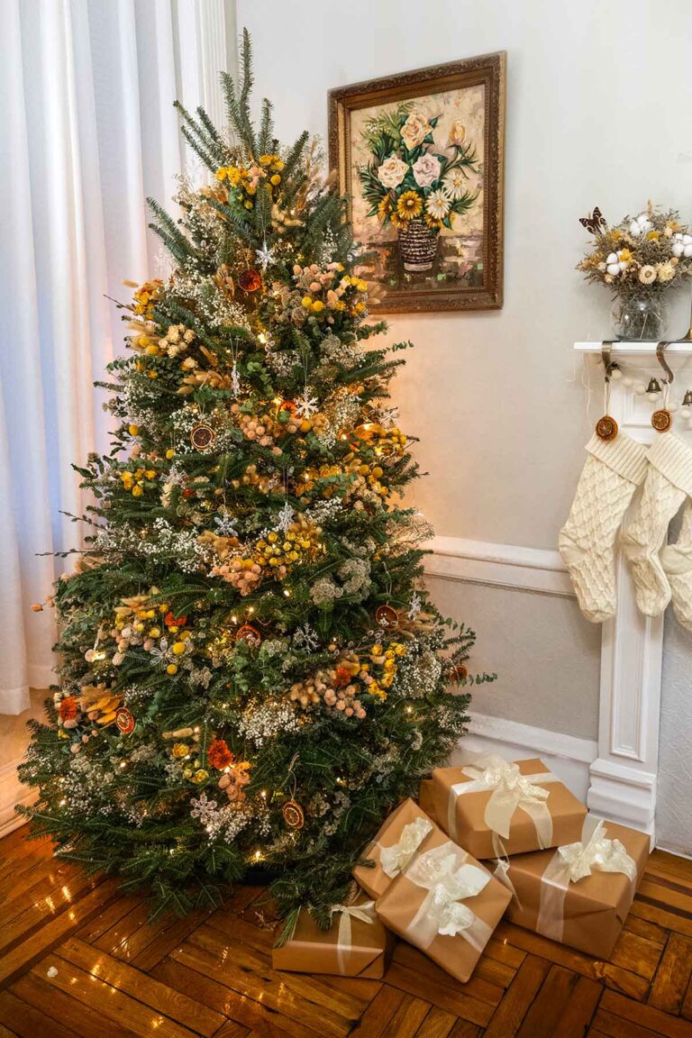 A Rose and Marigold Christmas - Tree That Smells Amazing!