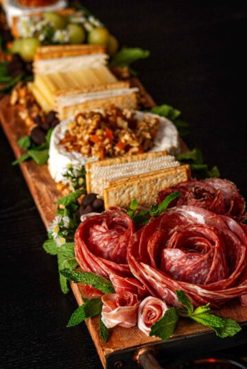 The Fanciest (and Easiest) Cheeseboard